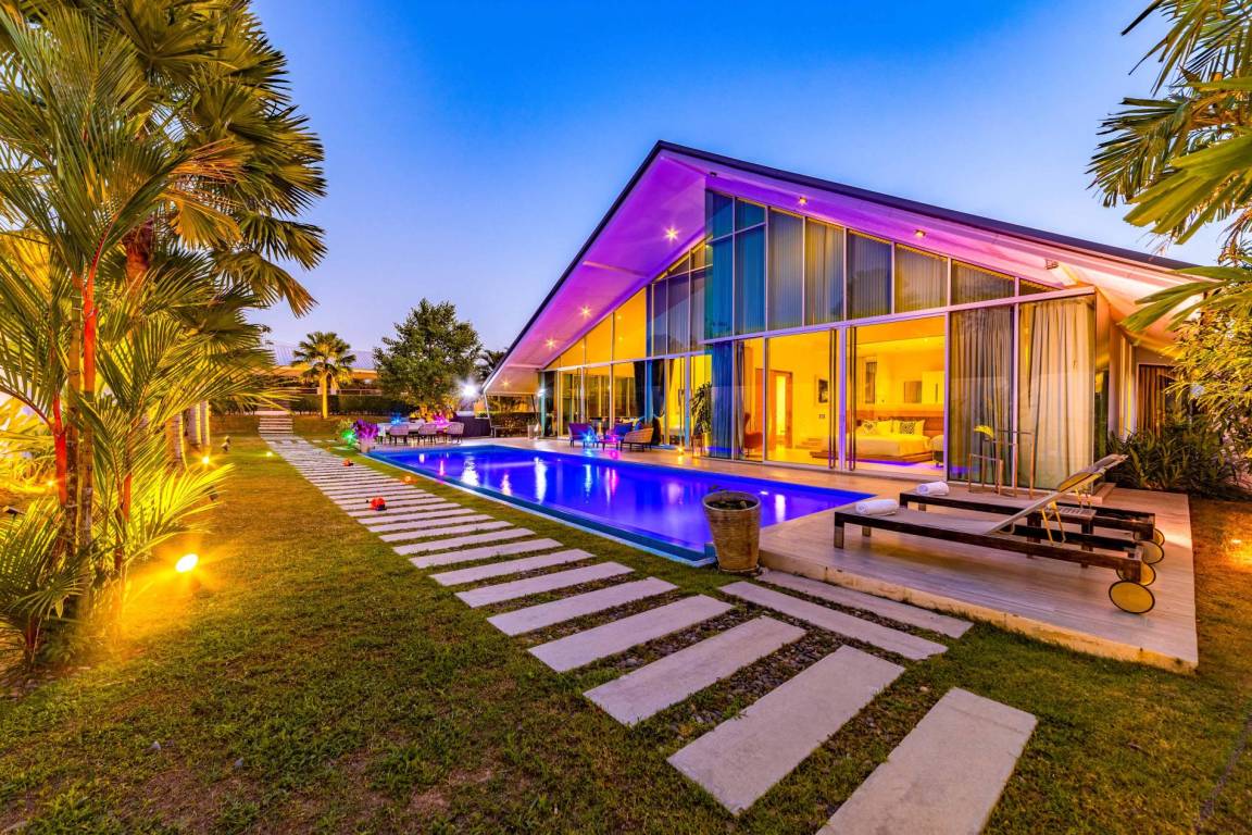 480 M² Villa ∙ 7 Chambres ∙ 18 Personnes - Hua Hin