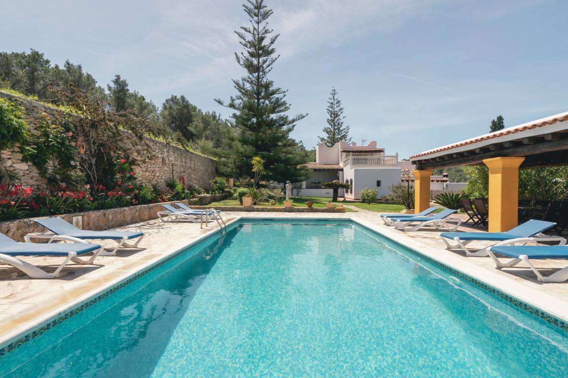 200 M² House ∙ 4 Bedrooms ∙ 8 Guests - Ibiza City