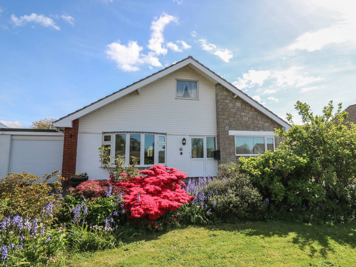 Mökki ∙ 3 Makuuhuonetta ∙ 5 Vierasta - Tywyn