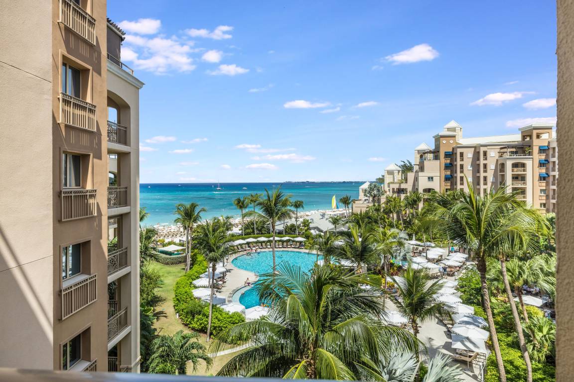 223 M² Apartment ∙ 2 Bedrooms ∙ 6 Guests - West Bay