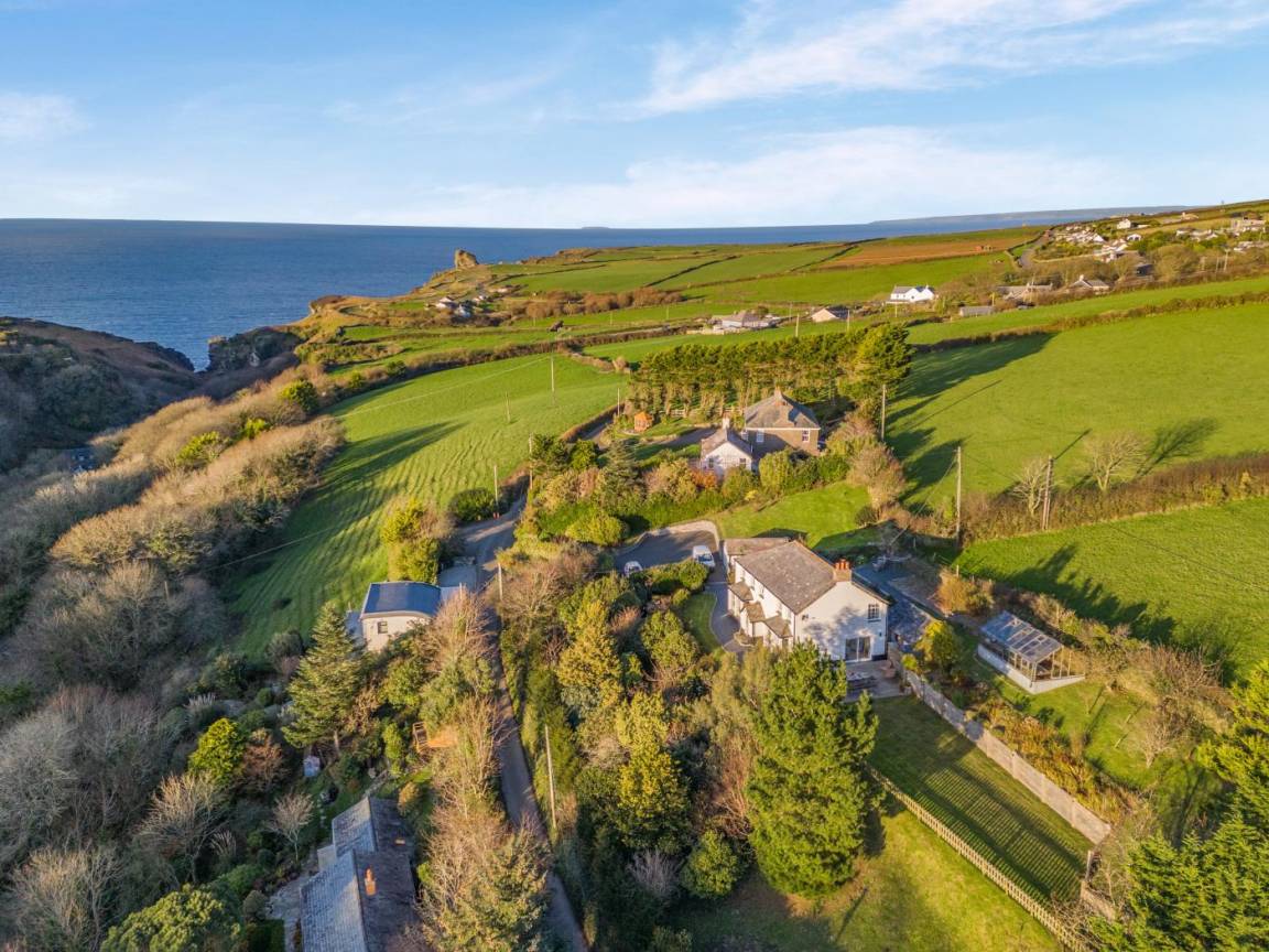 Cottage ∙ 4 Bedrooms ∙ 8 Guests - Tintagel