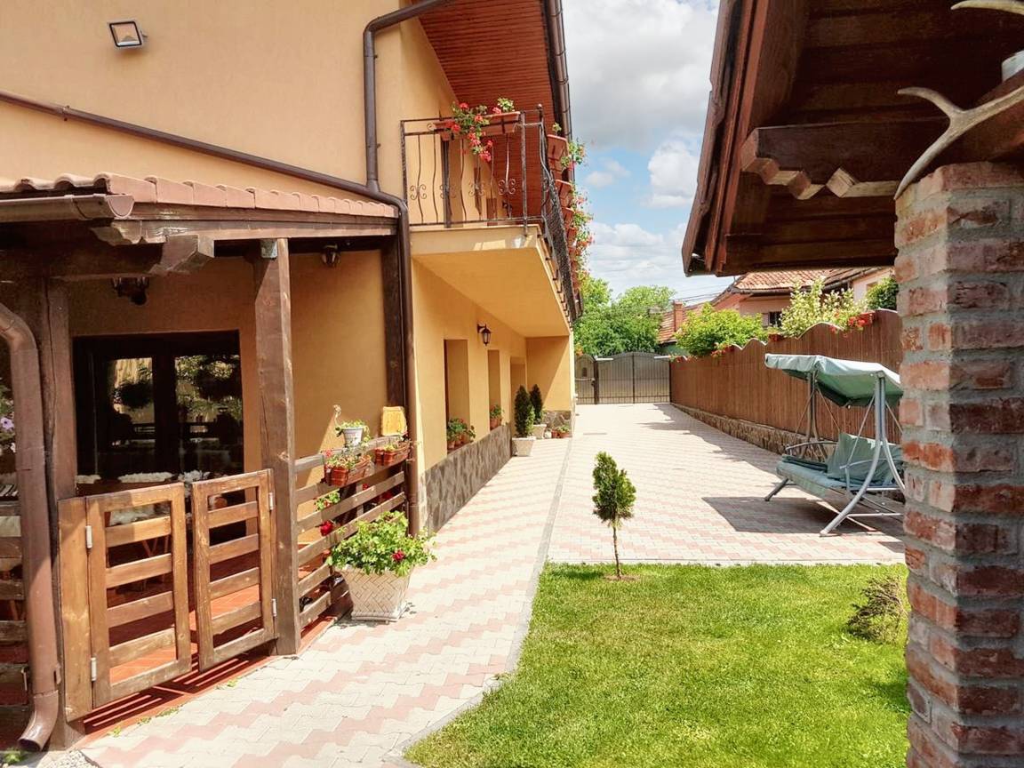 90 M² Maison De Vacances ∙ 3 Chambres ∙ 8 Personnes - Prejmer