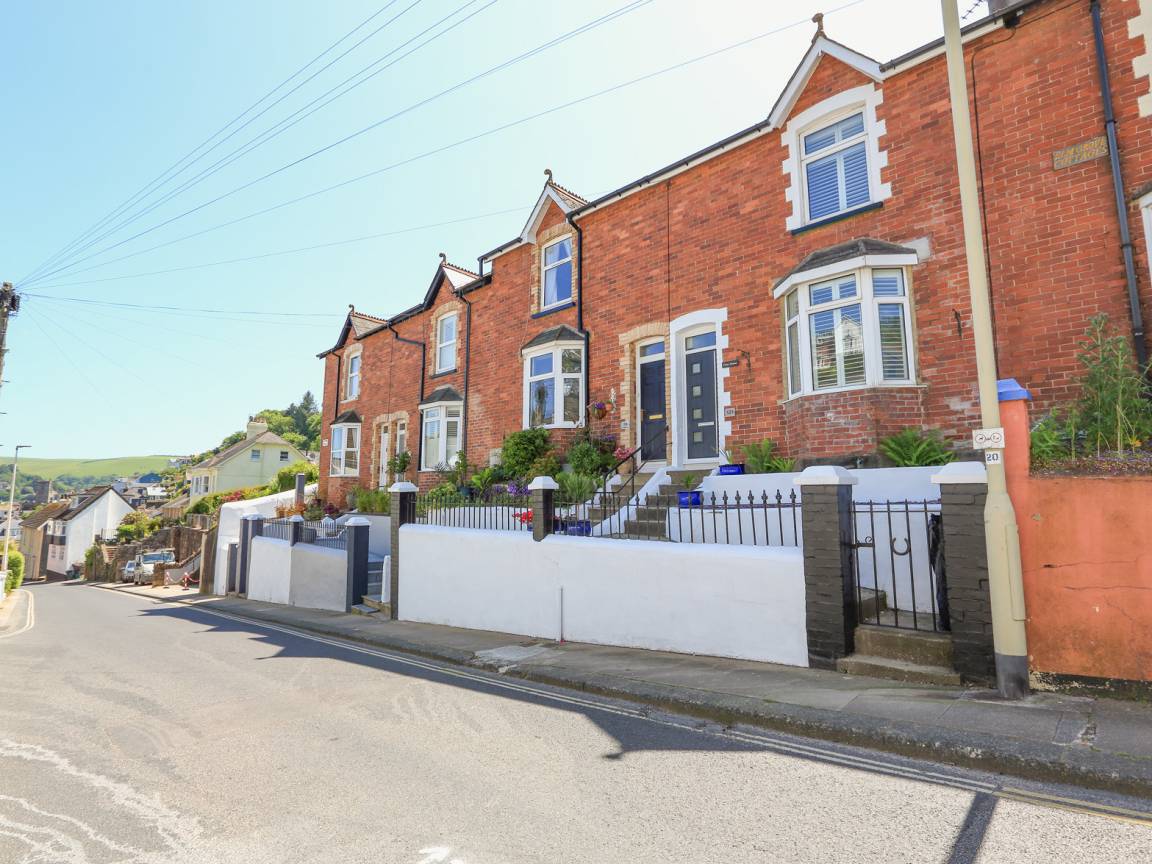 Cottage ∙ 2 Bedrooms ∙ 4 Guests - Dartmouth