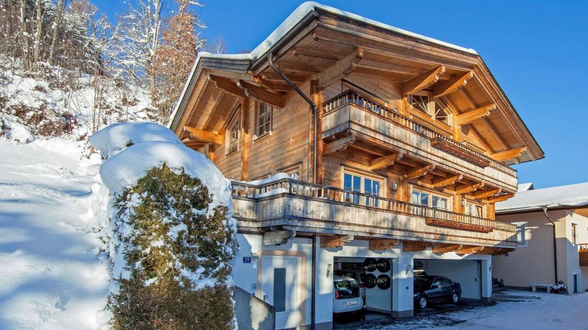 196 M² Ferienhaus ∙ 6 Schlafzimmer ∙ 12 Gäste - Ellmau