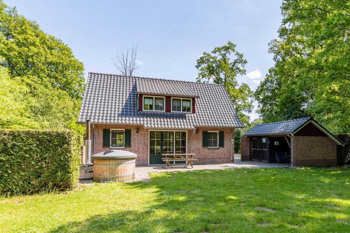 103 M² Huis ∙ 6 Slaapkamers ∙ 12 Gasten - Winterswijk