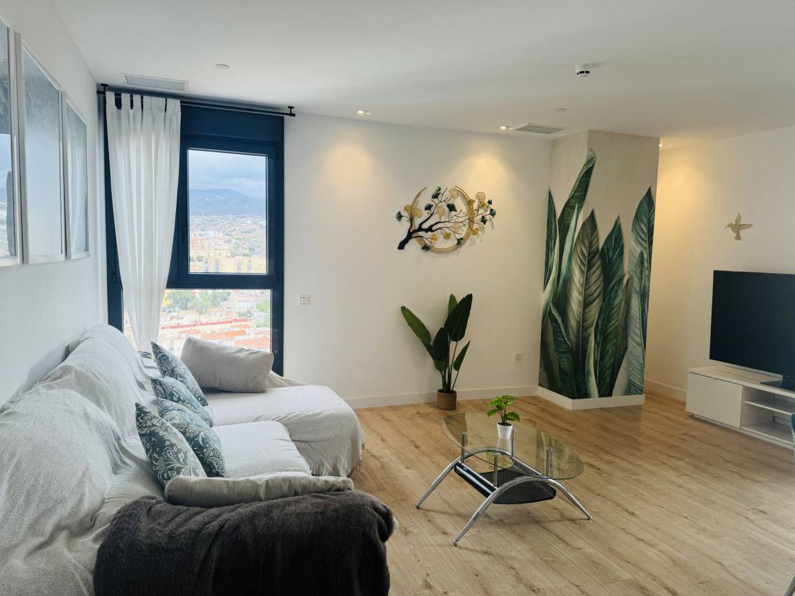 130 M² Apartment ∙ 3 Bedrooms ∙ 6 Guests - Málaga
