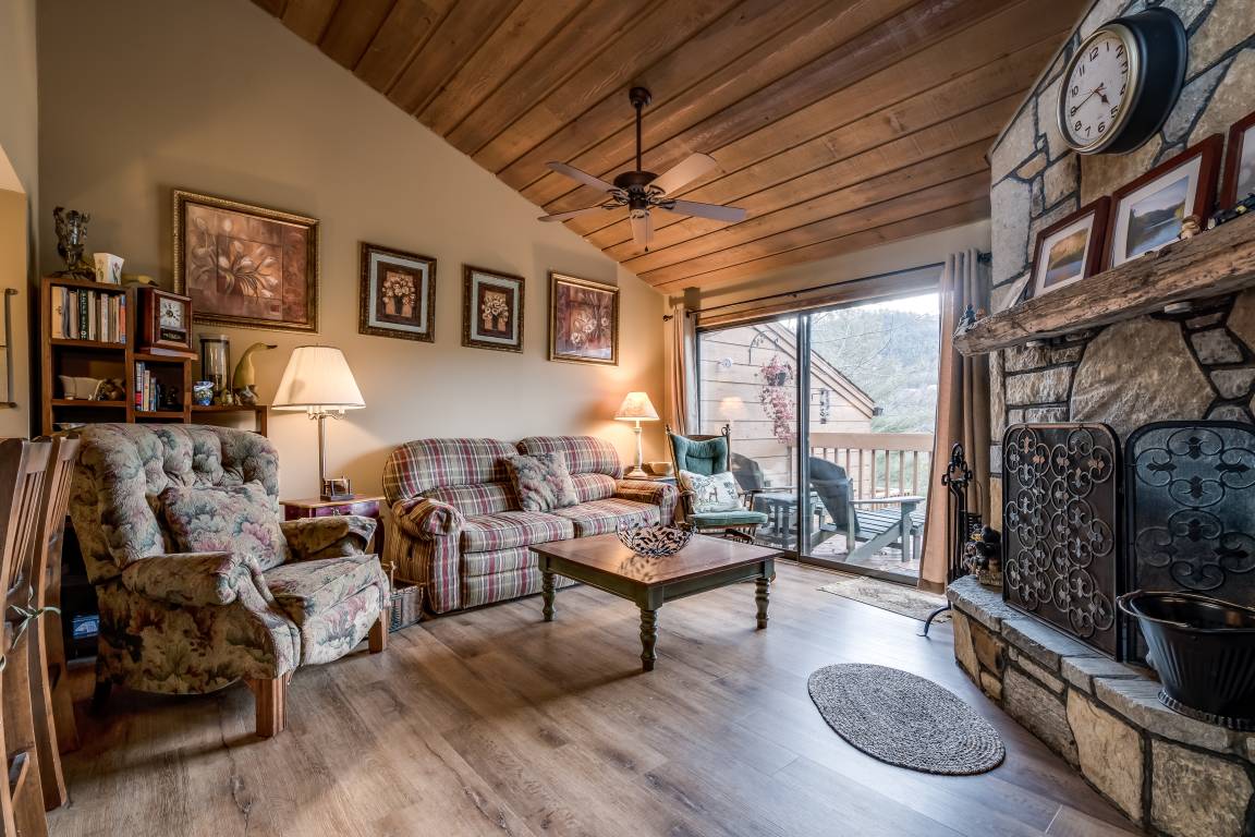 123 M² House ∙ 2 Bedrooms ∙ 4 Guests - Cashiers, NC