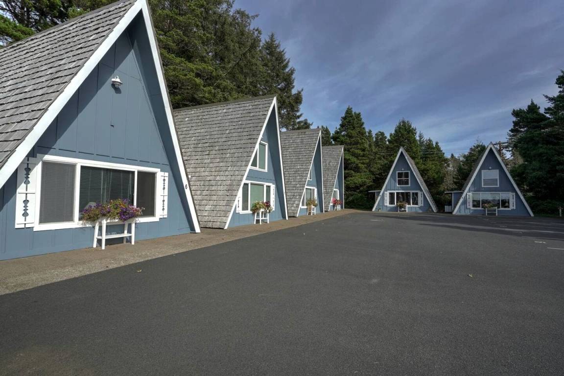 Cabin ∙ 2 Bedrooms ∙ 6 Guests - Beverly Beach, OR