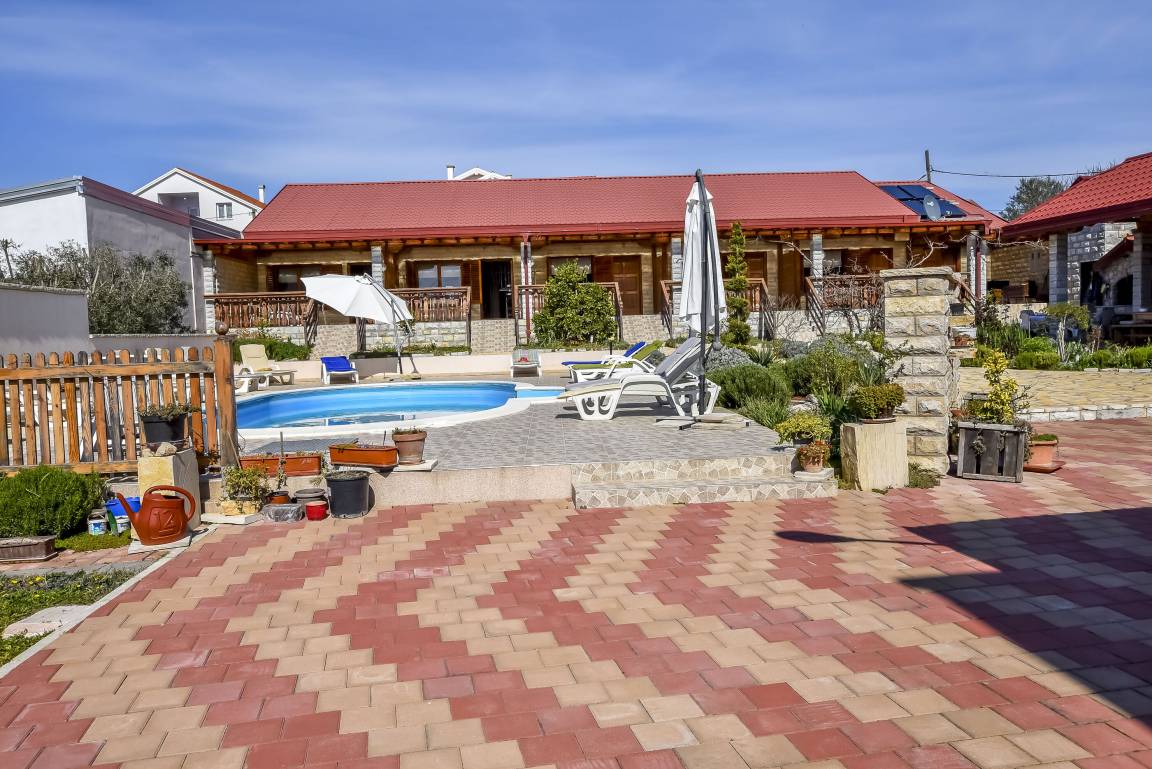 360 M² Ferienhaus ∙ 8 Schlafzimmer ∙ 16 Gäste - Biograd na Moru