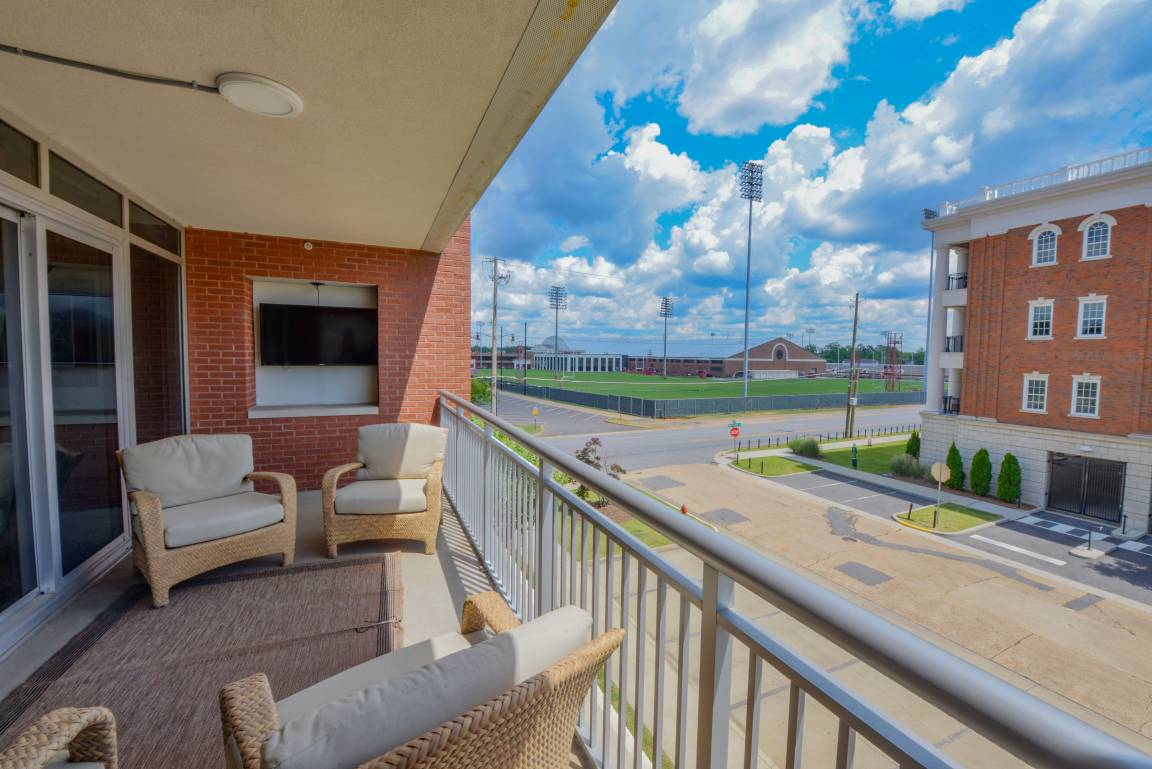 Condo ∙ 2 Bedrooms ∙ 4 Guests - Tuscaloosa, AL