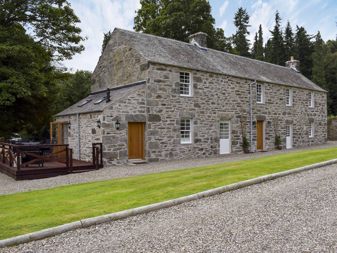 Cottage ∙ 4 Bedrooms ∙ 8 Guests - Dunkeld, UK