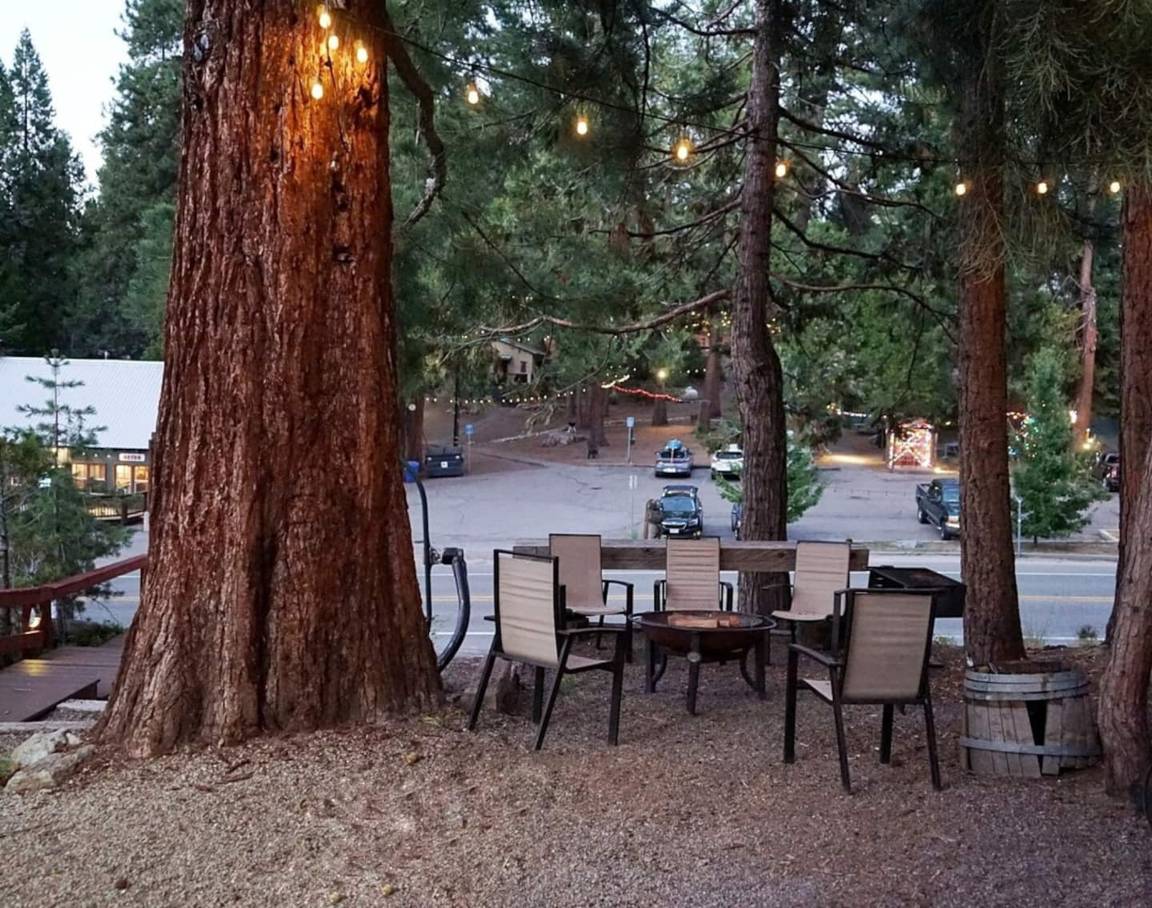 Apartment ∙ 1 Bedroom ∙ 6 Guests - Shaver Lake, CA