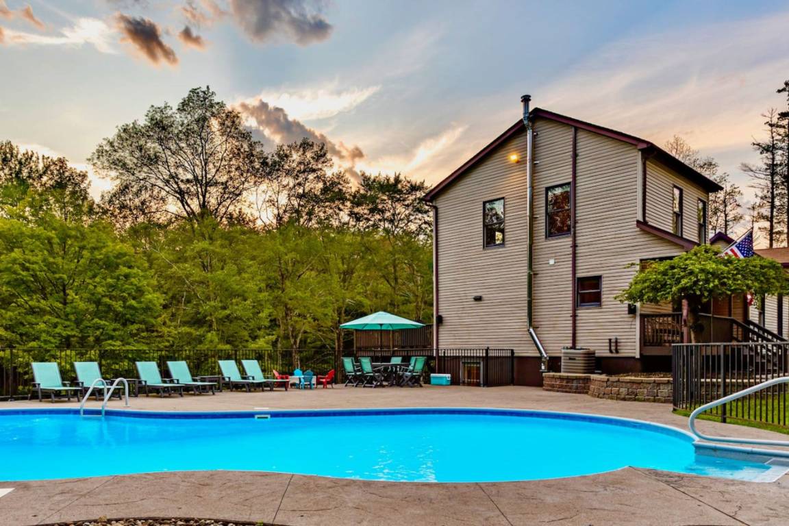 House ∙ 5 Bedrooms ∙ 16 Guests - Rhinebeck