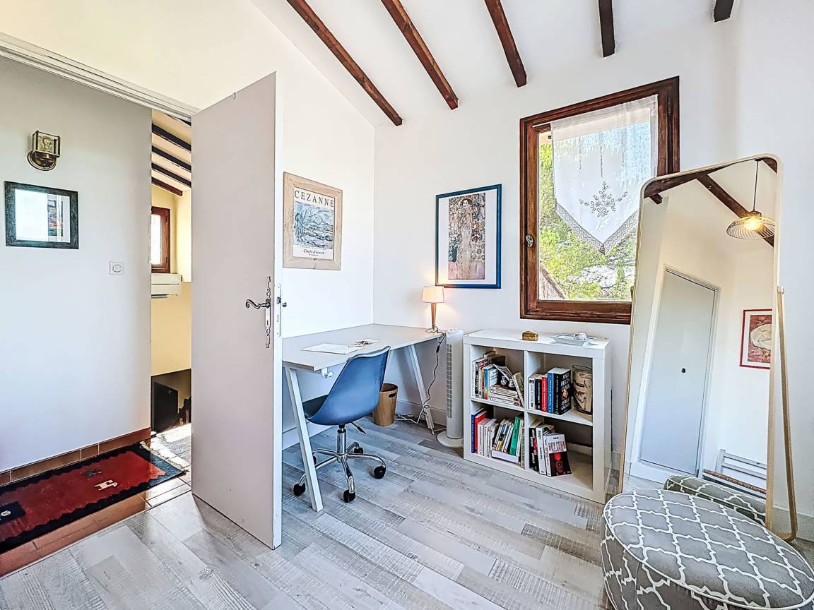 177 M² Maison De Vacances ∙ 1 Chambre ∙ 12 Personnes - Nîmes