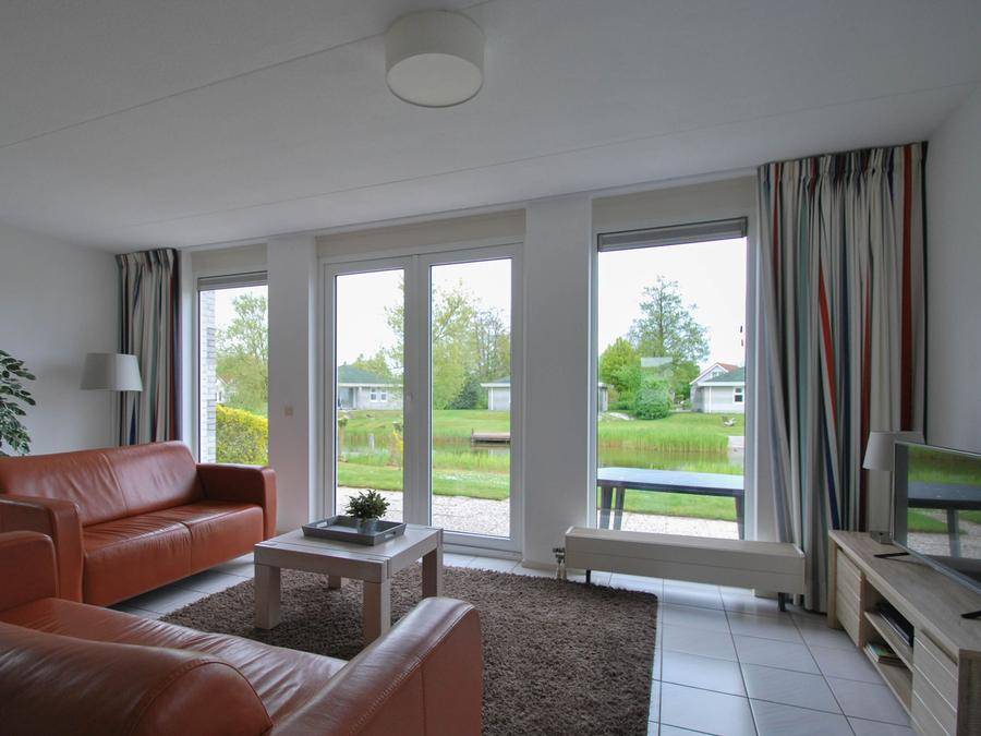 110 M² Bungalow ∙ 3 Slaapkamers ∙ 6 Gasten - Makkum