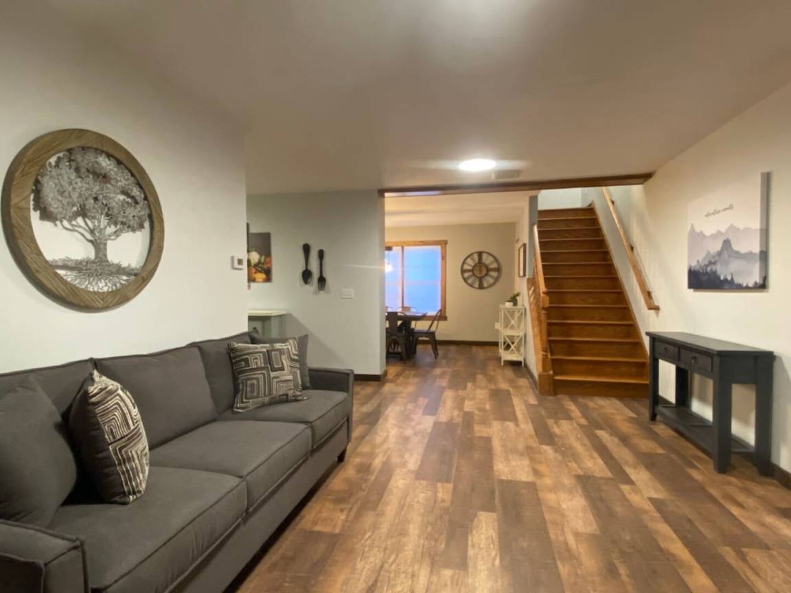 186 M² House ∙ 4 Bedrooms ∙ 10 Guests - Bristol, CT