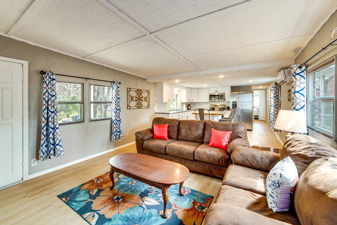 89 M² House ∙ 2 Bedrooms ∙ 4 Guests - Log Cabin, TX