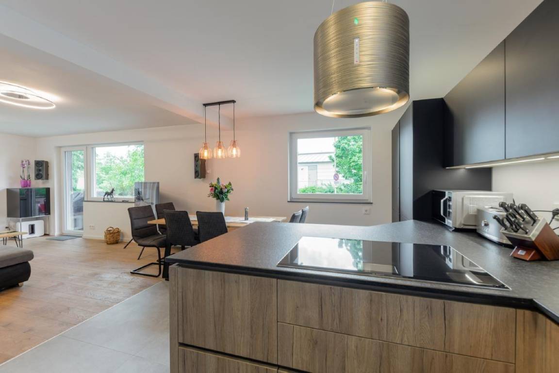 98 M² Ferienwohnung ∙ 3 Schlafzimmer ∙ 8 Gäste - Langenargen