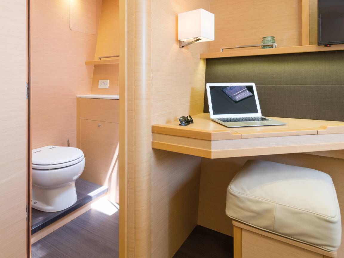 17 M² Houseboat ∙ 3 Bedrooms ∙ 6 Guests - Croatia