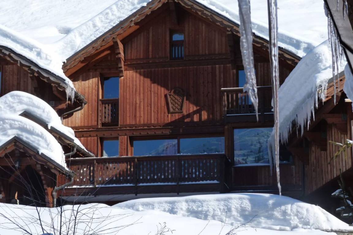210 M² Chalet ∙ 6 Bedrooms ∙ 12 Guests - Méribel