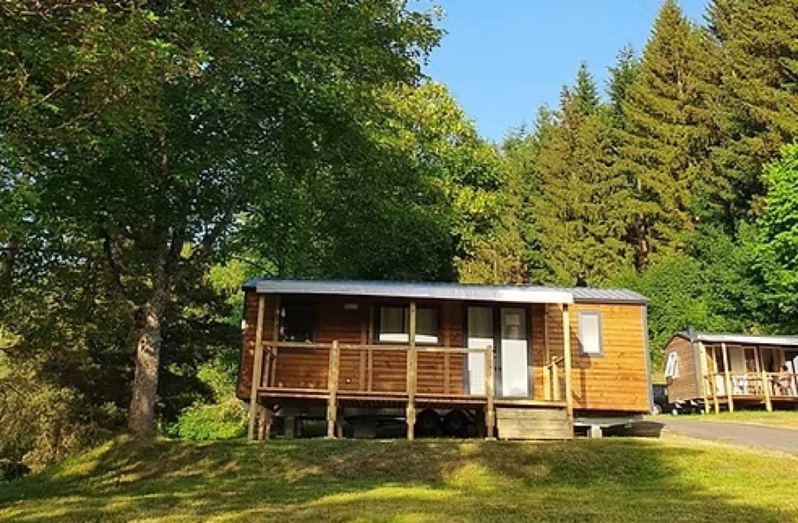 35 M² Camping ∙ 3 Chambres ∙ 6 Personnes - Auvergne