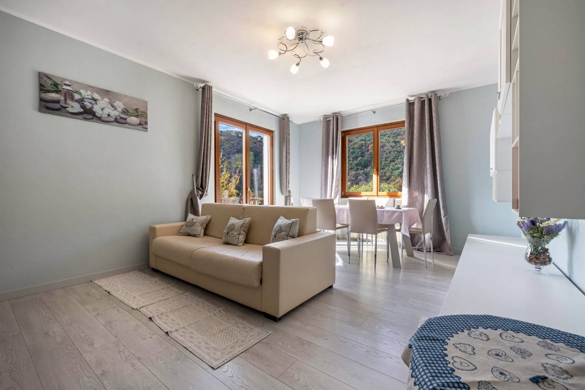85 M² Ferienhaus ∙ 2 Schlafzimmer ∙ 6 Gäste - Malcesine