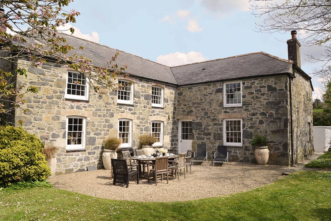Cottage ∙ 5 Bedrooms ∙ 10 Guests - Helston