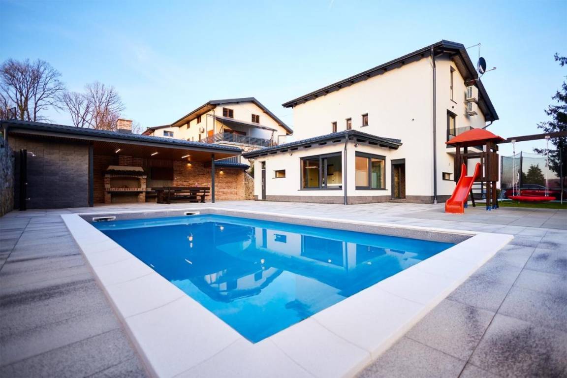 137 M² Casa ∙ 4 Habitaciones ∙ 8 Huéspedes - Karlovac