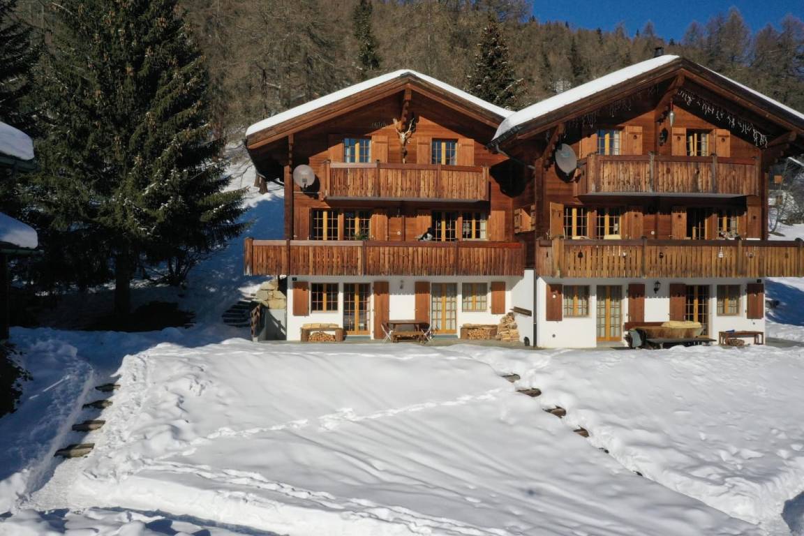 200 M² House ∙ 4 Bedrooms ∙ 8 Guests - Riederalp