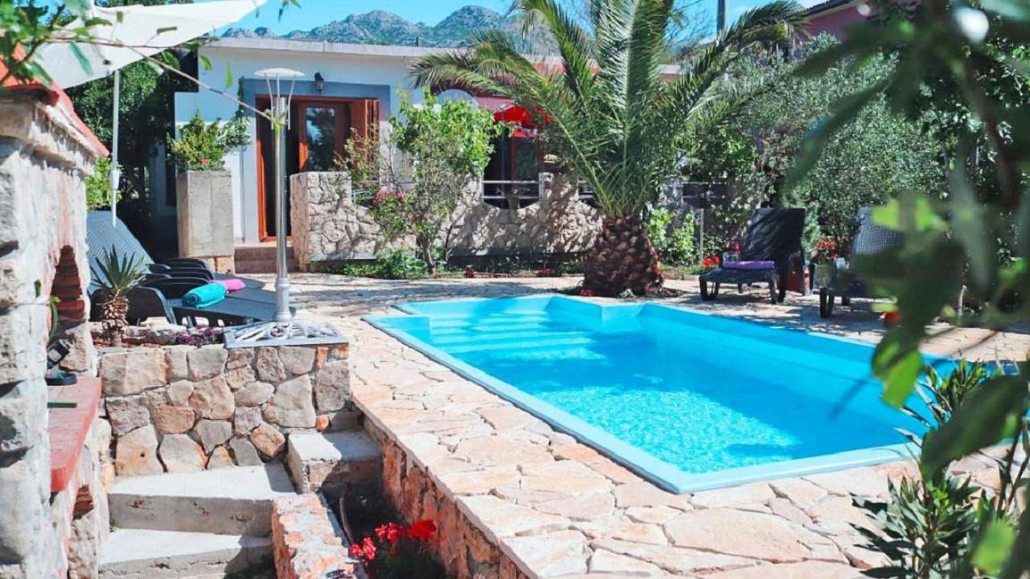 65 M² Apartment ∙ 2 Bedrooms ∙ 5 Guests - Starigrad