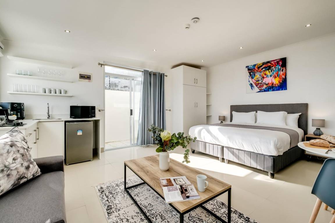 Apartment ∙ 1 Bedroom ∙ 2 Guests - Camps Bay