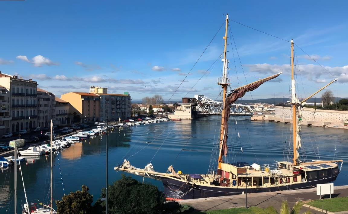 40 M² Péniche ∙ 3 Chambres ∙ 11 Personnes - Bouzigues