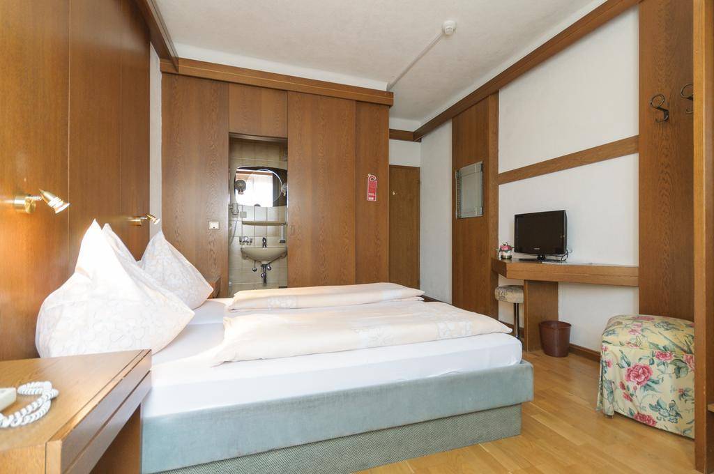 Hotel ∙ 1 Bedroom ∙ 1 Guest - Innsbruck