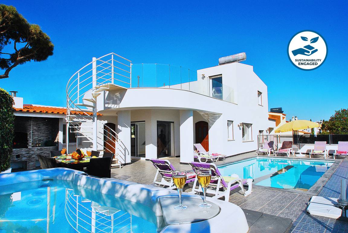 130 M² Villa ∙ 4 Chambres ∙ 10 Personnes - Algarve