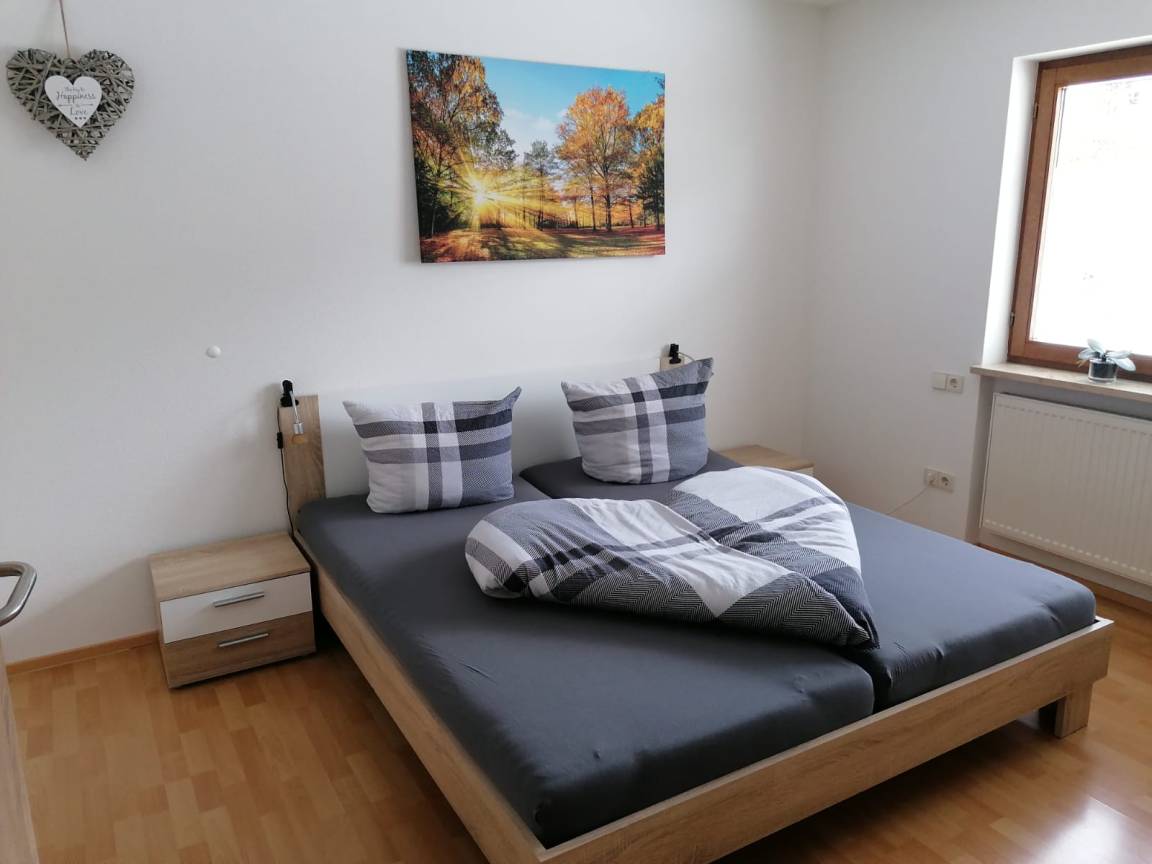 100 M² Ferienwohnung ∙ 2 Schlafzimmer ∙ 5 Gäste - Grafenhausen