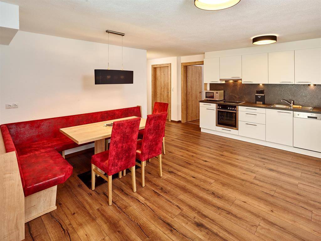 102 M² Ferienwohnung ∙ 3 Schlafzimmer ∙ 8 Gäste - Zwieselstein