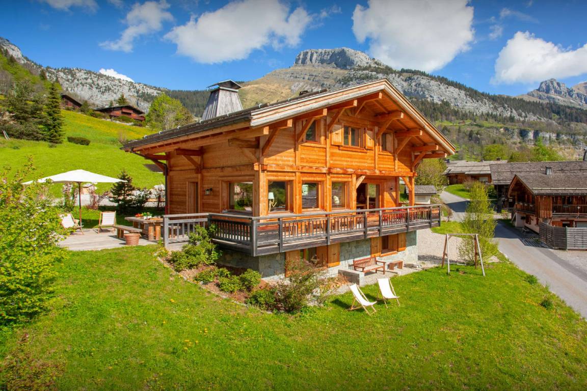 140 M² Chalet ∙ 5 Chambres ∙ 12 Personnes - Lac Bénit