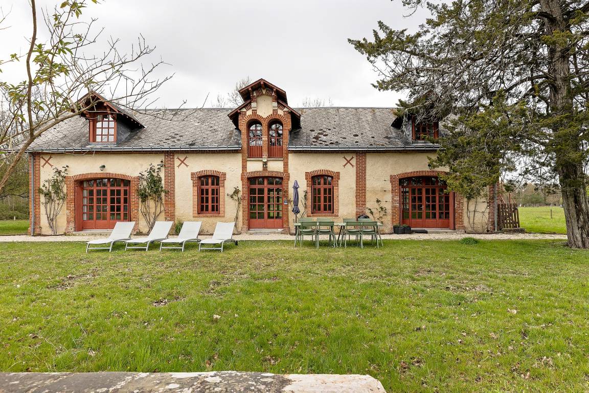 160 M² Villa ∙ 4 Chambres ∙ 8 Personnes - Langeais