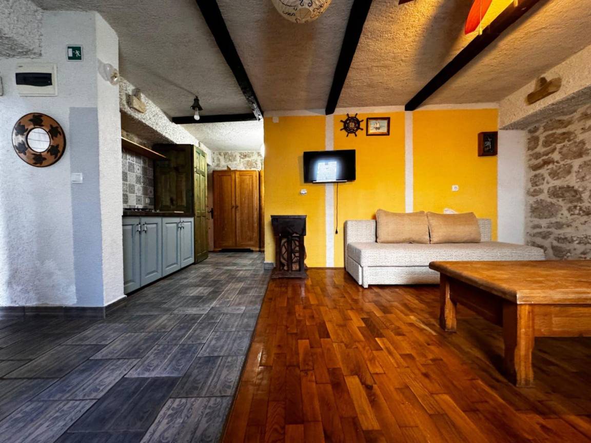 51 M² Ferienwohnung ∙ 1 Schlafzimmer ∙ 4 Gäste - Tisno