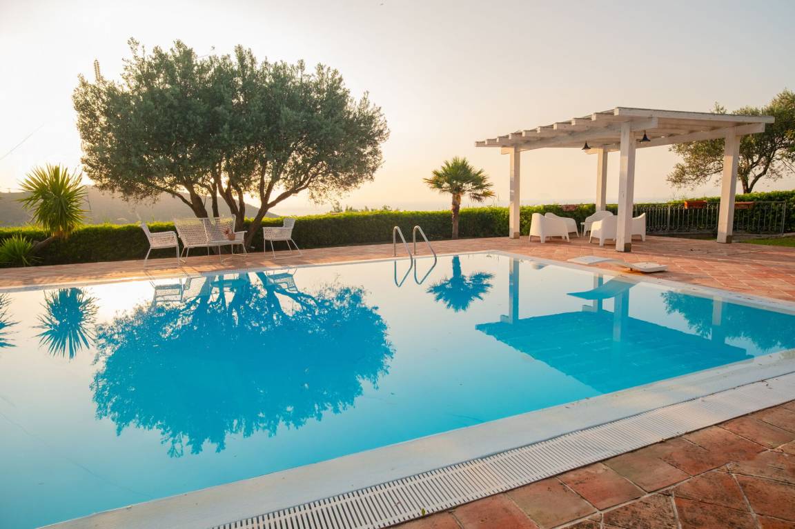 180 M² Villa ∙ 2 Schlafzimmer ∙ 4 Gäste - Acquedolci