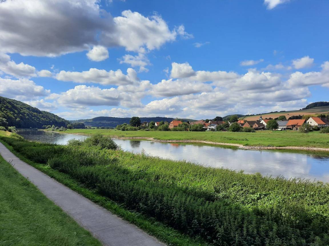 65 M² Ferienwohnung ∙ 2 Schlafzimmer ∙ 4 Gäste - Emmerthal