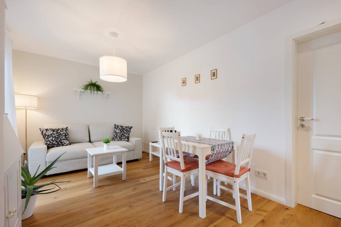 33 M² Ferienwohnung ∙ 1 Schlafzimmer ∙ 4 Gäste - Neu-Anspach