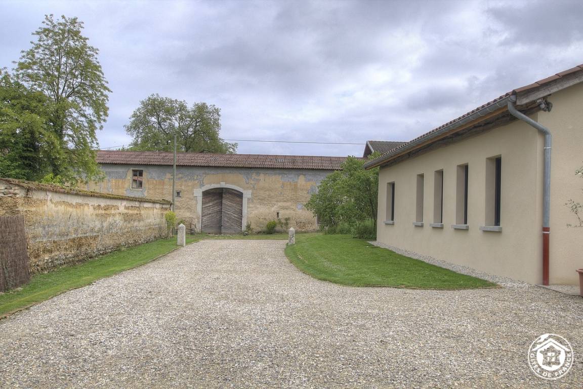 80 M² Gîte ∙ 3 Bedrooms ∙ 6 Guests - Pérouges