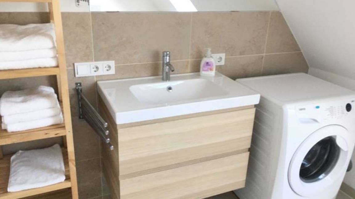 100 M² Apartamento ∙ 2 Habitaciones ∙ 5 Huéspedes - Núremberg