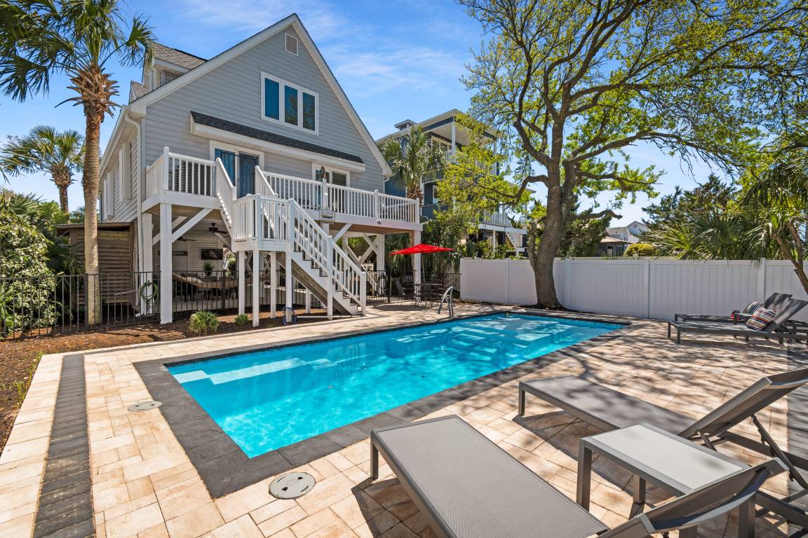 House ∙ 4 Bedrooms ∙ 14 Guests - Garden City, SC
