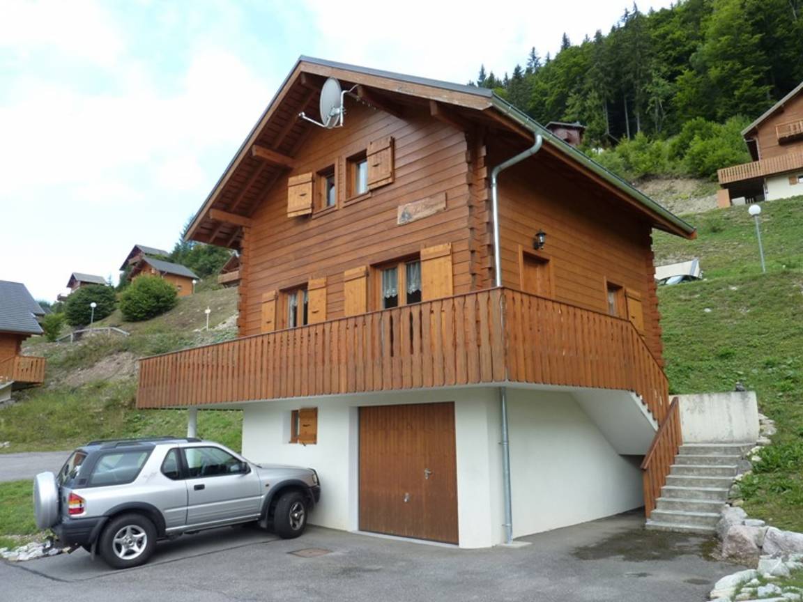 120 M² Chalet ∙ 4 Slaapkamers ∙ 8 Gasten - Bernex