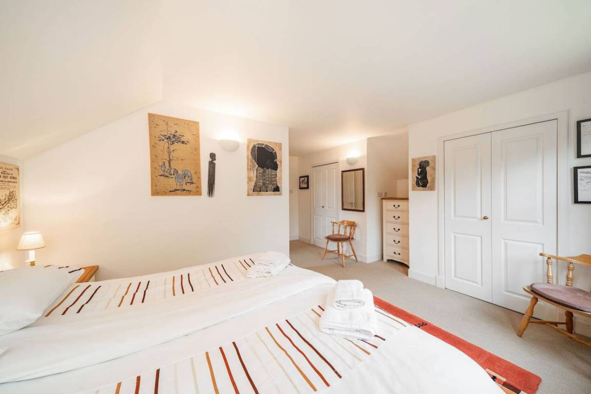 Apartment ∙ 3 Bedrooms ∙ 6 Guests - Comrie