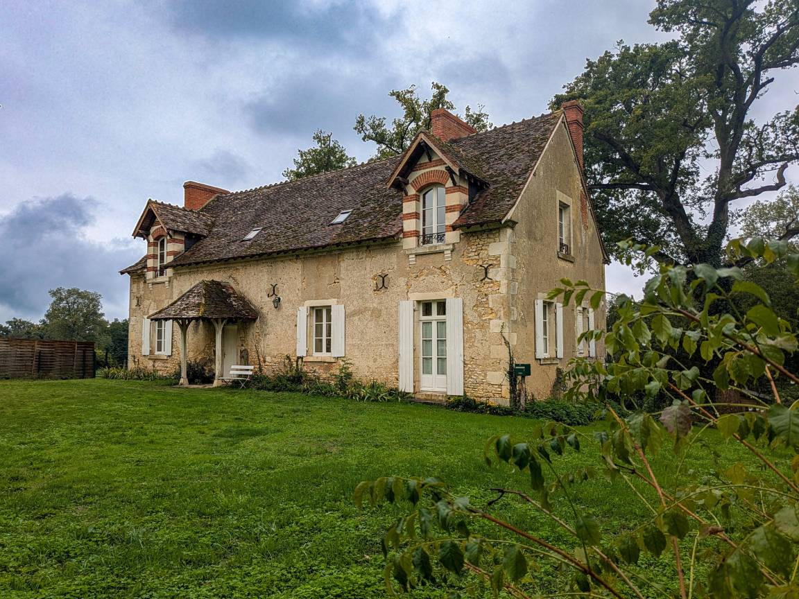 240 M² Cottage ∙ 5 Chambres ∙ 11 Personnes - Châteauroux