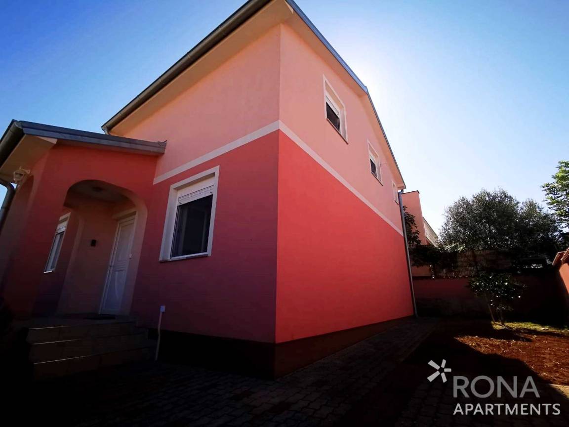 124 M² Ferienhaus ∙ 3 Schlafzimmer ∙ 6 Gäste - Peroj