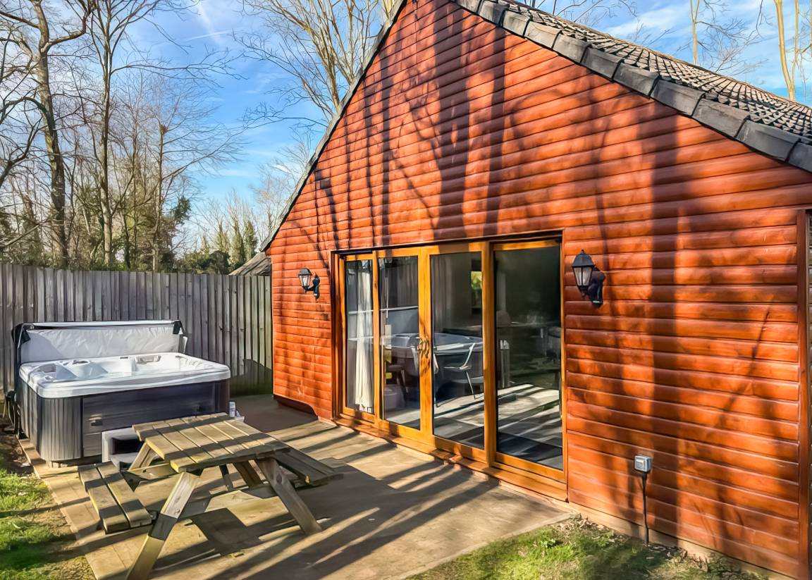 Chalet ∙ 2 Bedrooms ∙ 4 Guests - Lincolnshire